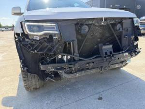 Balts Jeep Grand Cherokee 2019 Šauļi, ar dzinēja tilpumu 3.60 L un nobraukumu 243 tūkst. km par 12900 €, foto 31 vietnē AUTOMOTO.COM.LV