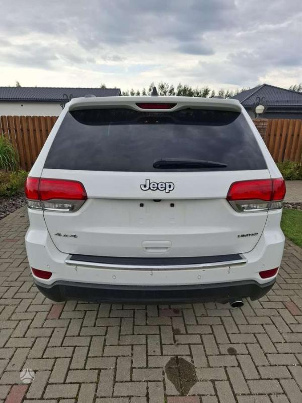 White Jeep Grand Cherokee 2019 in Klaipeda, with an engine capacity of 3.60 L and mileage of 165 thousand km for 9900 €, photo 8 on AUTOMOTO.COM.LV