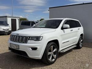 White Jeep Grand Cherokee 2019 in Siauliai, with an engine capacity of 2.99 L and mileage of 115 thousand km for 26900 €, photo  on AUTOMOTO.COM.LV