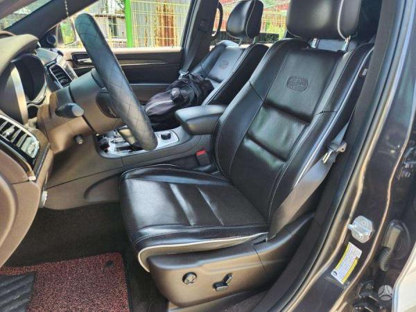 Balts Jeep Grand Cherokee 2019 Kauņa, ar dzinēja tilpumu 3.60 L un nobraukumu 105 tūkst. km par 18700 €, foto 6 vietnē AUTOMOTO.COM.LV