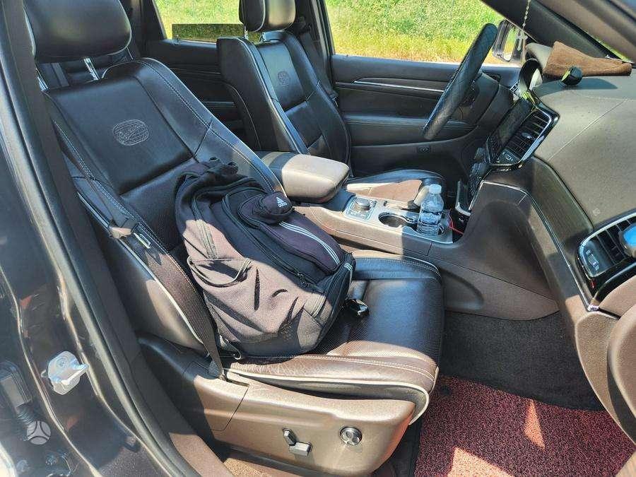 Balts Jeep Grand Cherokee 2019 Kauņa, ar dzinēja tilpumu 3.60 L un nobraukumu 105 tūkst. km par 18700 €, foto 13 vietnē AUTOMOTO.COM.LV