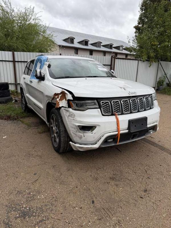 Balts Jeep Grand Cherokee 2019 Viļņa, ar dzinēja tilpumu 3.60 L un nobraukumu 128 tūkst. km par 12500 €, foto 4 vietnē AUTOMOTO.COM.LV