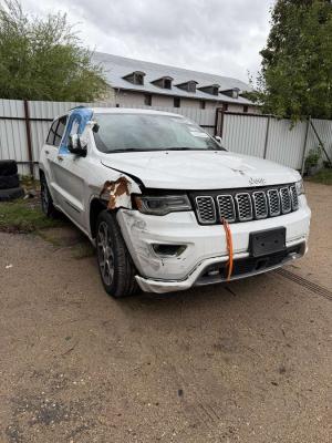 Balts Jeep Grand Cherokee 2019 Viļņa, ar dzinēja tilpumu 3.60 L un nobraukumu 128 tūkst. km par 12500 €, foto 4 vietnē AUTOMOTO.COM.LV