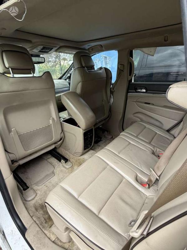 Balts Jeep Grand Cherokee 2019 Viļņa, ar dzinēja tilpumu 3.60 L un nobraukumu 128 tūkst. km par 12500 €, foto 10 vietnē AUTOMOTO.COM.LV