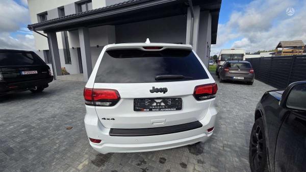 Balts Jeep Grand Cherokee 2019 Šauļi, ar dzinēja tilpumu 3.60 L un nobraukumu 200 tūkst. km par 16500 €, foto 7 vietnē AUTOMOTO.COM.LV