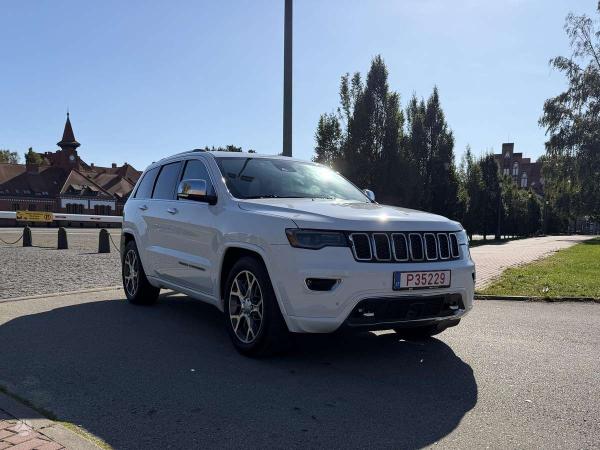 White Jeep Grand Cherokee 2019 in Klaipeda, with an engine capacity of 3.60 L and mileage of 185 thousand km for 18900 €, photo 7 on AUTOMOTO.COM.LV