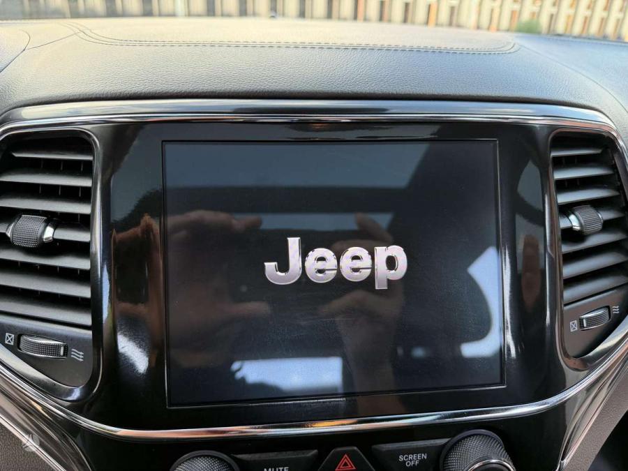 Balts Jeep Grand Cherokee 2019 Klaipėda, ar dzinēja tilpumu 3.60 L un nobraukumu 185 tūkst. km par 18900 €, foto 19 vietnē AUTOMOTO.COM.LV