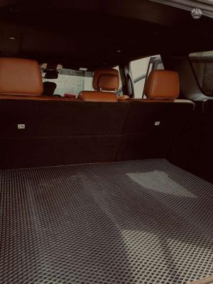 White Jeep Grand Cherokee 2019 in Mazeikiai, with an engine capacity of 6.42 L and mileage of 121 thousand km for 39900 €, photo 15 on AUTOMOTO.COM.LV
