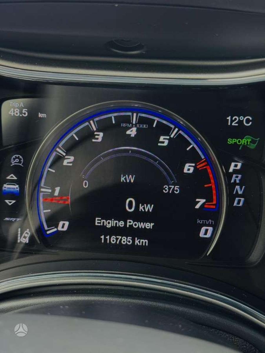 White Jeep Grand Cherokee 2019 in Mazeikiai, with an engine capacity of 6.42 L and mileage of 121 thousand km for 39900 €, photo 21 on AUTOMOTO.COM.LV