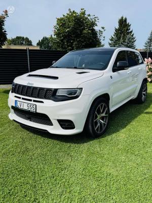 White Jeep Grand Cherokee 2019 in Mazeikiai, with an engine capacity of 6.42 L and mileage of 121 thousand km for 39900 €, photo 34 on AUTOMOTO.COM.LV
