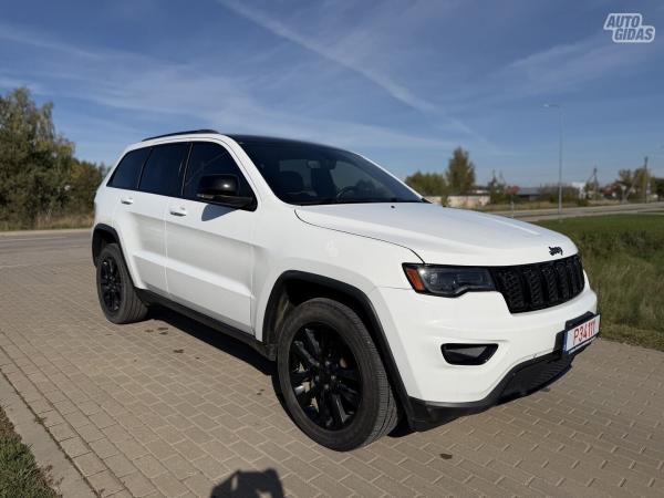 Balts Jeep Grand Cherokee 2019 Ukmergė, ar dzinēja tilpumu 3.60 L un nobraukumu 280 tūkst. km par 9900 €, foto 8 vietnē AUTOMOTO.COM.LV