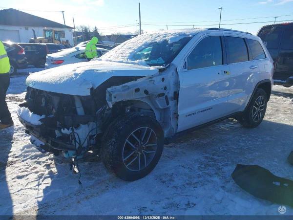 White Jeep Grand Cherokee 2020 in Klaipeda, with an engine capacity of 3.60 L and mileage of 94 thousand km for 10300 €, photo 2 on AUTOMOTO.COM.LV