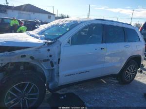 Balts Jeep Grand Cherokee 2020 Klaipėda, ar dzinēja tilpumu 3.60 L un nobraukumu 94 tūkst. km par 10300 €, foto 15 vietnē AUTOMOTO.COM.LV