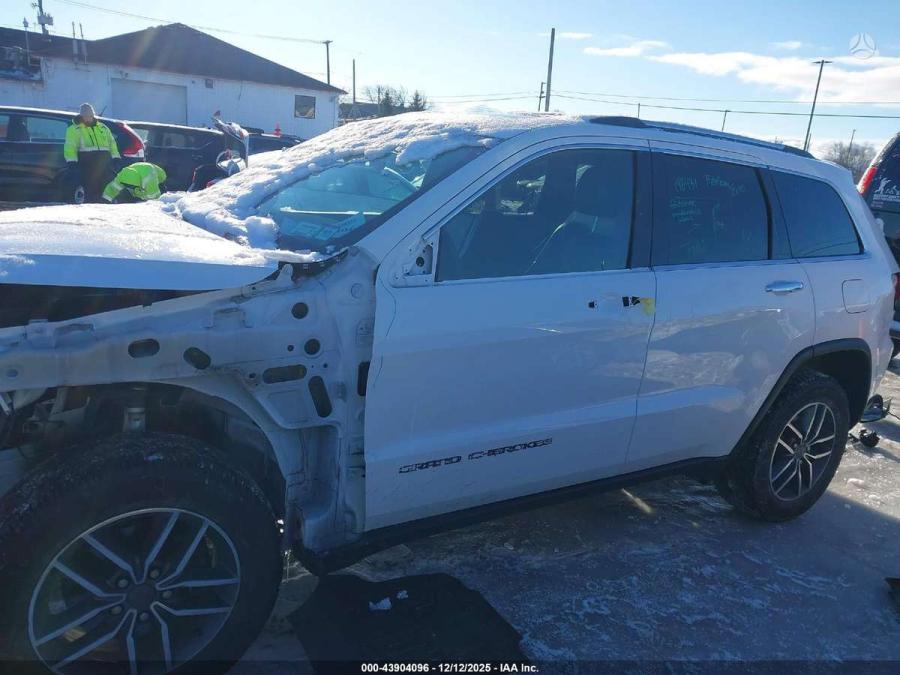 Balts Jeep Grand Cherokee 2020 Klaipėda, ar dzinēja tilpumu 3.60 L un nobraukumu 94 tūkst. km par 10300 €, foto 15 vietnē AUTOMOTO.COM.LV