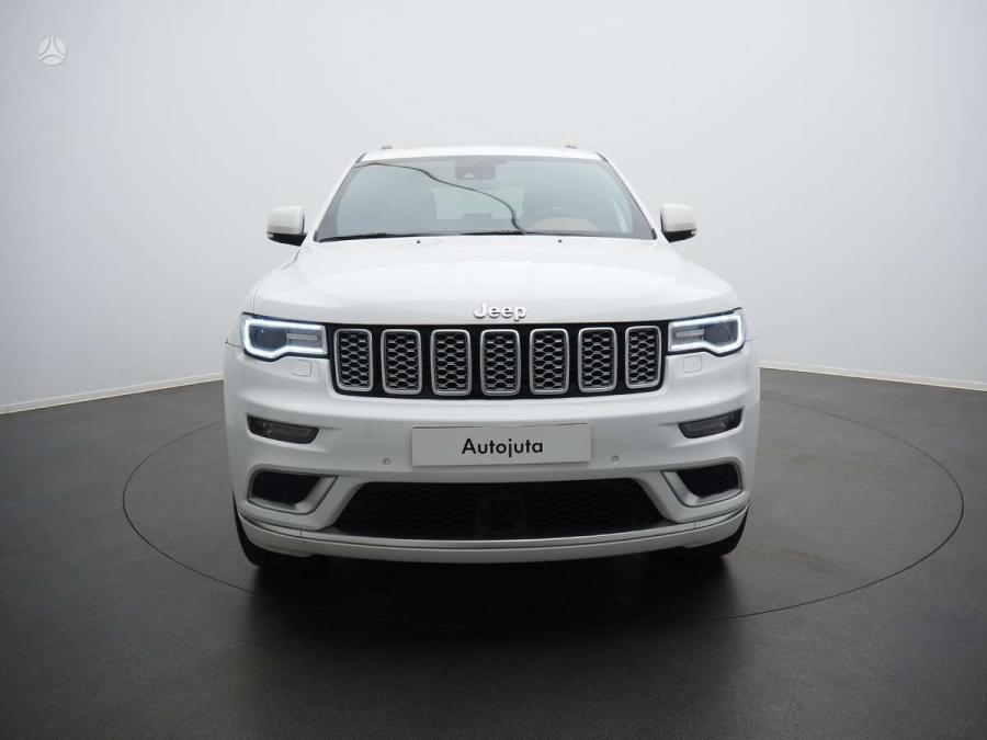 Balts Jeep Grand Cherokee 2020 Viļņa, ar dzinēja tilpumu 2.99 L un nobraukumu 120 tūkst. km par 26900 €, foto 2 vietnē AUTOMOTO.COM.LV