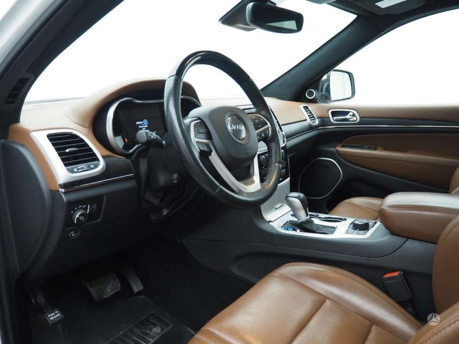 Balts Jeep Grand Cherokee 2020 Viļņa, ar dzinēja tilpumu 2.99 L un nobraukumu 120 tūkst. km par 26900 €, foto 9 vietnē AUTOMOTO.COM.LV