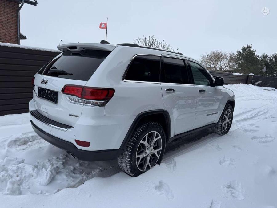 Balts Jeep Grand Cherokee 2020 Klaipėda, ar dzinēja tilpumu 3.60 L un nobraukumu 132 tūkst. km par 19900 €, foto 3 vietnē AUTOMOTO.COM.LV