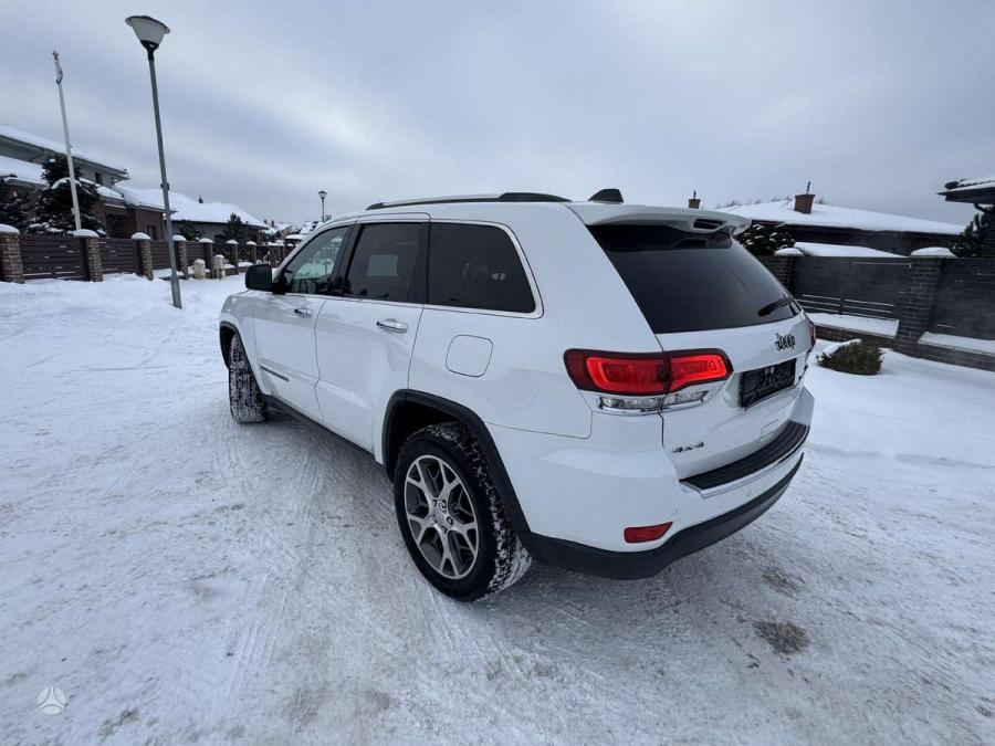 Balts Jeep Grand Cherokee 2020 Klaipėda, ar dzinēja tilpumu 3.60 L un nobraukumu 132 tūkst. km par 19900 €, foto 10 vietnē AUTOMOTO.COM.LV