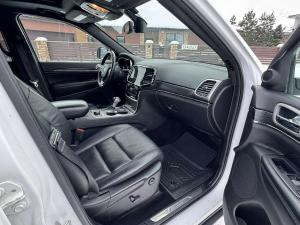 Balts Jeep Grand Cherokee 2020 Klaipėda, ar dzinēja tilpumu 3.60 L un nobraukumu 132 tūkst. km par 19900 €, foto 14 vietnē AUTOMOTO.COM.LV