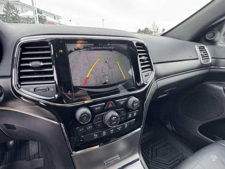 Balts Jeep Grand Cherokee 2020 Klaipėda, ar dzinēja tilpumu 3.60 L un nobraukumu 132 tūkst. km par 19900 €, foto 19 vietnē AUTOMOTO.COM.LV