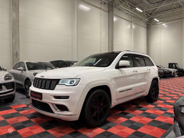 Balts Jeep Grand Cherokee 2020 Viļņa, ar dzinēja tilpumu 5.65 L un nobraukumu 124 tūkst. km par 26990 €, foto 1 vietnē AUTOMOTO.COM.LV