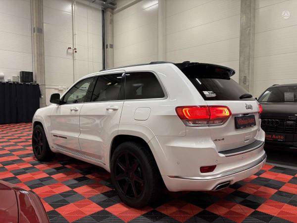 Balts Jeep Grand Cherokee 2020 Viļņa, ar dzinēja tilpumu 5.65 L un nobraukumu 124 tūkst. km par 26990 €, foto 6 vietnē AUTOMOTO.COM.LV