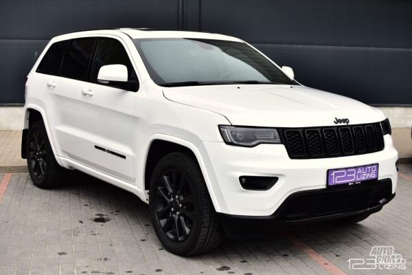 White Jeep Grand Cherokee 2020 in Kretinga, with an engine capacity of 3.60 L and mileage of 93 thousand km for 19999 €, photo 5 on AUTOMOTO.COM.LV