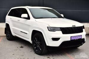 White Jeep Grand Cherokee 2020 in Kretinga, with an engine capacity of 3.60 L and mileage of 93 thousand km for 19999 €, photo 6 on AUTOMOTO.COM.LV