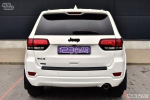 White Jeep Grand Cherokee 2020 in Kretinga, with an engine capacity of 3.60 L and mileage of 93 thousand km for 19999 €, photo 10 on AUTOMOTO.COM.LV