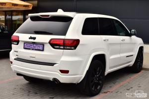 White Jeep Grand Cherokee 2020 in Kretinga, with an engine capacity of 3.60 L and mileage of 93 thousand km for 19999 €, photo 11 on AUTOMOTO.COM.LV