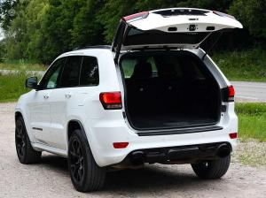 Balts Jeep Grand Cherokee 2020 Kretinga, ar dzinēja tilpumu 3.60 L un nobraukumu 86 tūkst. km par 22999 €, foto 21 vietnē AUTOMOTO.COM.LV