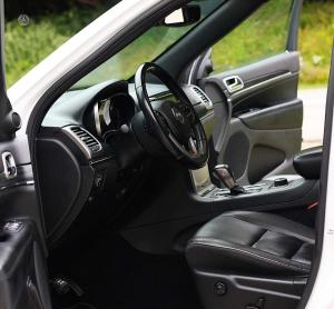 Balts Jeep Grand Cherokee 2020 Kretinga, ar dzinēja tilpumu 3.60 L un nobraukumu 86 tūkst. km par 22999 €, foto 23 vietnē AUTOMOTO.COM.LV