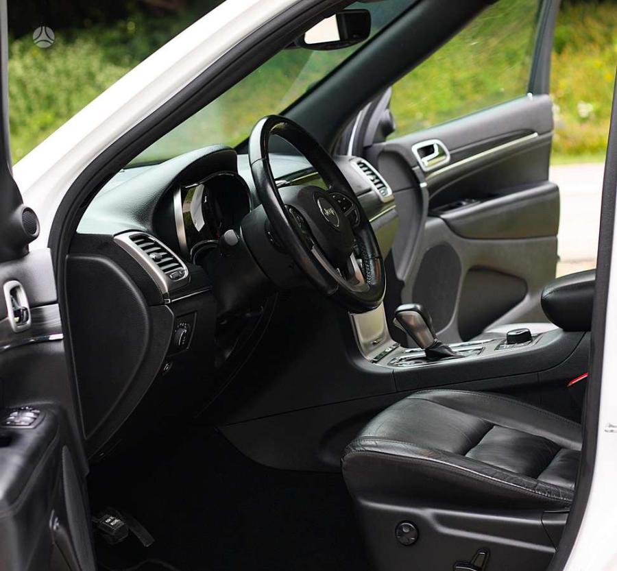 Balts Jeep Grand Cherokee 2020 Kretinga, ar dzinēja tilpumu 3.60 L un nobraukumu 86 tūkst. km par 22999 €, foto 23 vietnē AUTOMOTO.COM.LV