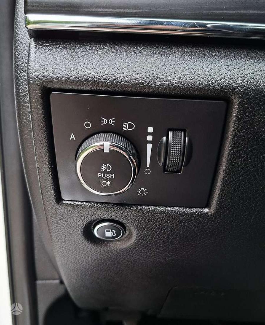 Balts Jeep Grand Cherokee 2020 Kretinga, ar dzinēja tilpumu 3.60 L un nobraukumu 86 tūkst. km par 22999 €, foto 28 vietnē AUTOMOTO.COM.LV
