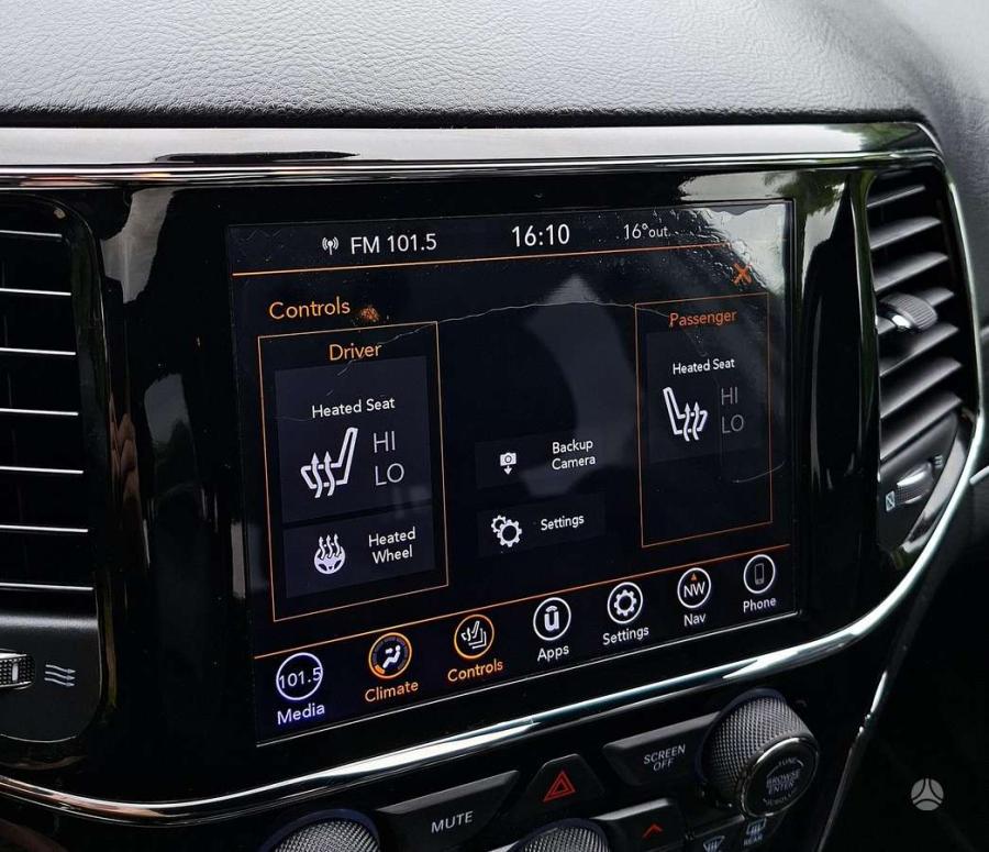 Balts Jeep Grand Cherokee 2020 Kretinga, ar dzinēja tilpumu 3.60 L un nobraukumu 86 tūkst. km par 22999 €, foto 34 vietnē AUTOMOTO.COM.LV