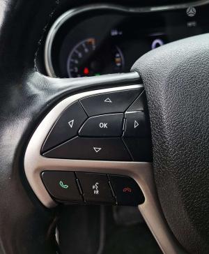 Balts Jeep Grand Cherokee 2020 Kretinga, ar dzinēja tilpumu 3.60 L un nobraukumu 86 tūkst. km par 22999 €, foto 41 vietnē AUTOMOTO.COM.LV