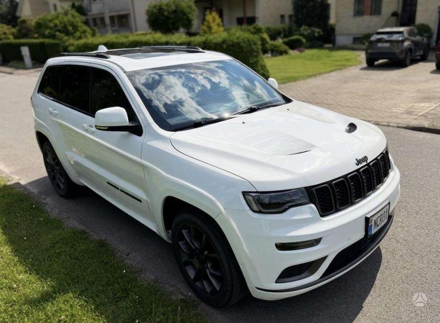 Balts Jeep Grand Cherokee 2020 Viļņa, ar dzinēja tilpumu 3.60 L un nobraukumu 115 tūkst. km par 20499 €, foto 3 vietnē AUTOMOTO.COM.LV