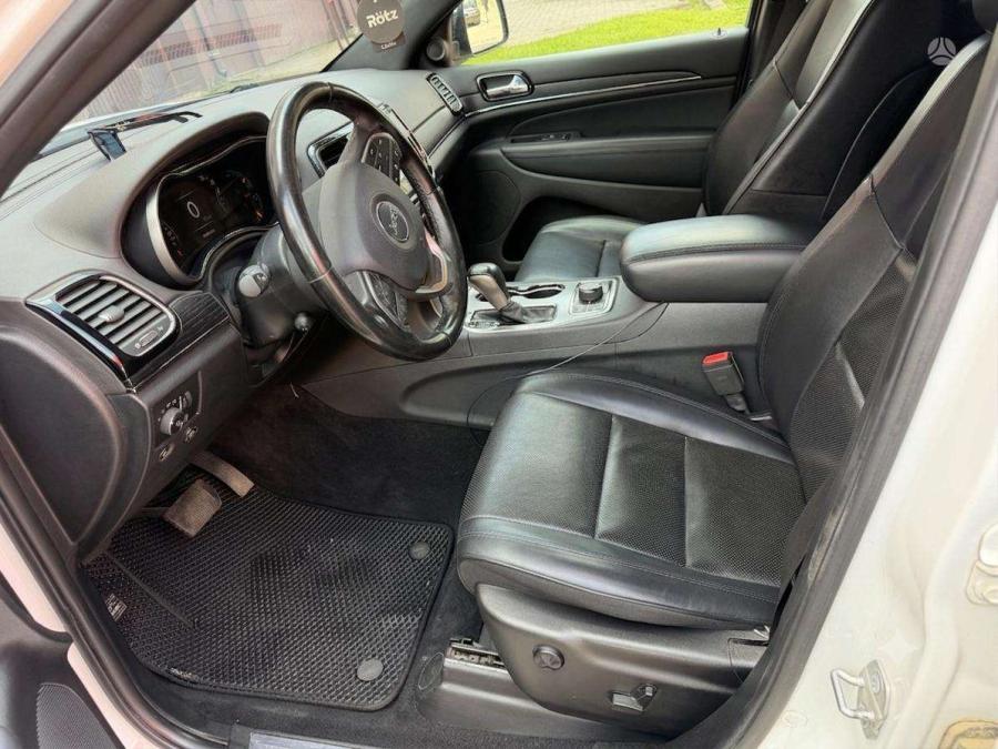 Balts Jeep Grand Cherokee 2020 Viļņa, ar dzinēja tilpumu 3.60 L un nobraukumu 115 tūkst. km par 20499 €, foto 8 vietnē AUTOMOTO.COM.LV