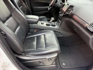 Balts Jeep Grand Cherokee 2020 Viļņa, ar dzinēja tilpumu 3.60 L un nobraukumu 115 tūkst. km par 20499 €, foto 9 vietnē AUTOMOTO.COM.LV