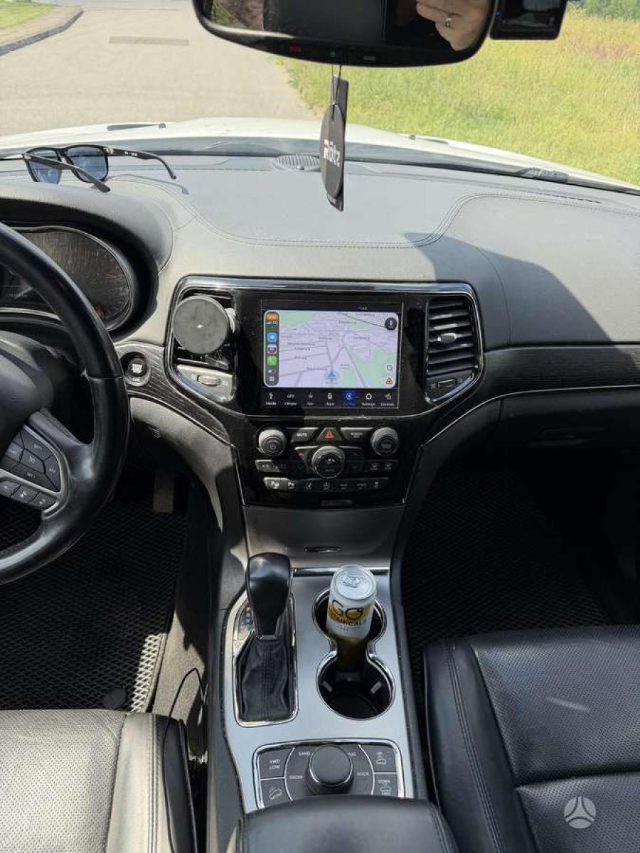 Balts Jeep Grand Cherokee 2020 Viļņa, ar dzinēja tilpumu 3.60 L un nobraukumu 115 tūkst. km par 20499 €, foto 11 vietnē AUTOMOTO.COM.LV