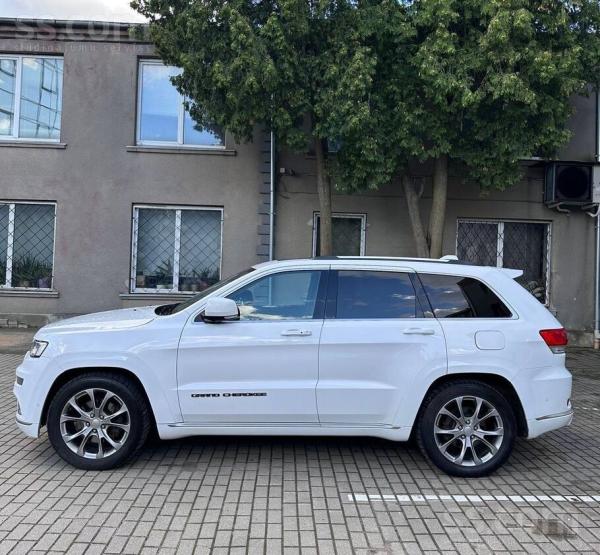 Balts Jeep Grand Cherokee 2020 Rīga, ar dzinēja tilpumu 3.00 L un nobraukumu 140 tūkst. km par 22500 €, foto 3 vietnē AUTOMOTO.COM.LV