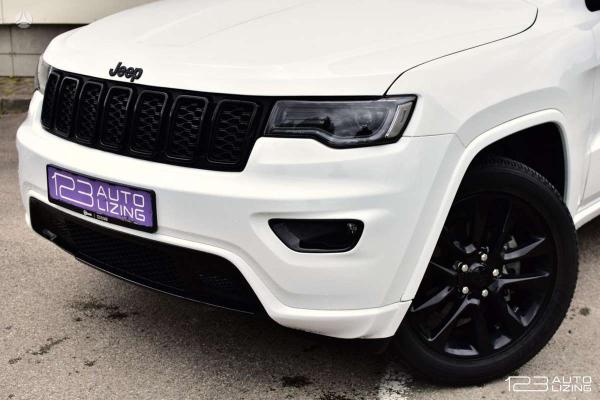 Balts Jeep Grand Cherokee 2020 Kretinga, ar dzinēja tilpumu 3.60 L un nobraukumu 93 tūkst. km par 19500 €, foto 4 vietnē AUTOMOTO.COM.LV