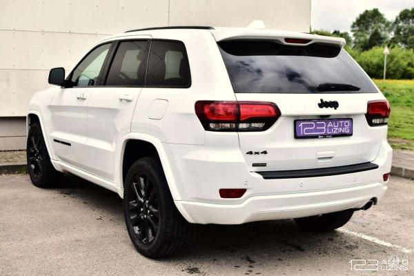 Balts Jeep Grand Cherokee 2020 Kretinga, ar dzinēja tilpumu 3.60 L un nobraukumu 93 tūkst. km par 19500 €, foto 7 vietnē AUTOMOTO.COM.LV