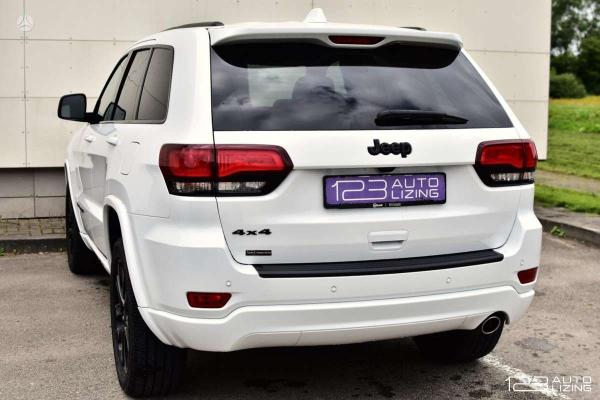 Balts Jeep Grand Cherokee 2020 Kretinga, ar dzinēja tilpumu 3.60 L un nobraukumu 93 tūkst. km par 19500 €, foto 8 vietnē AUTOMOTO.COM.LV