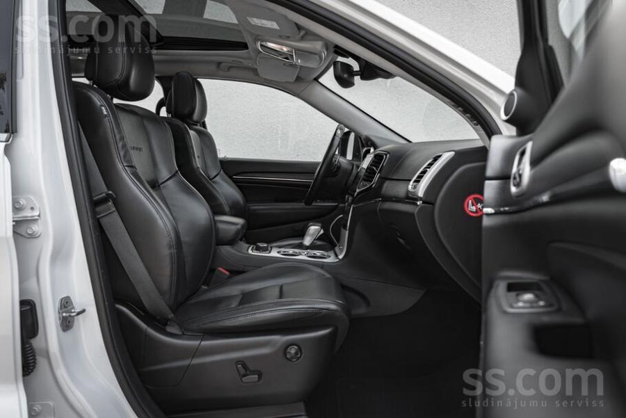 Balts Jeep Grand Cherokee 2020 Rīga, ar dzinēja tilpumu 3.00 L un nobraukumu 147 tūkst. km par 22500 €, foto 11 vietnē AUTOMOTO.COM.LV