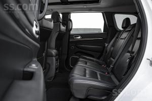 Balts Jeep Grand Cherokee 2020 Rīga, ar dzinēja tilpumu 3.00 L un nobraukumu 147 tūkst. km par 22500 €, foto 12 vietnē AUTOMOTO.COM.LV