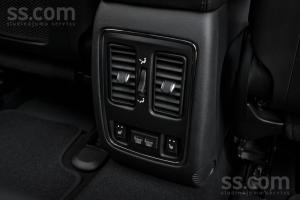 Balts Jeep Grand Cherokee 2020 Rīga, ar dzinēja tilpumu 3.00 L un nobraukumu 147 tūkst. km par 22500 €, foto 15 vietnē AUTOMOTO.COM.LV