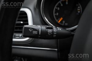 Balts Jeep Grand Cherokee 2020 Rīga, ar dzinēja tilpumu 3.00 L un nobraukumu 147 tūkst. km par 22500 €, foto 20 vietnē AUTOMOTO.COM.LV
