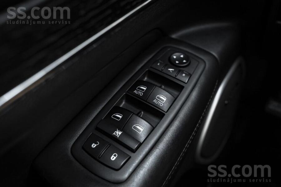 Balts Jeep Grand Cherokee 2020 Rīga, ar dzinēja tilpumu 3.00 L un nobraukumu 147 tūkst. km par 22500 €, foto 29 vietnē AUTOMOTO.COM.LV