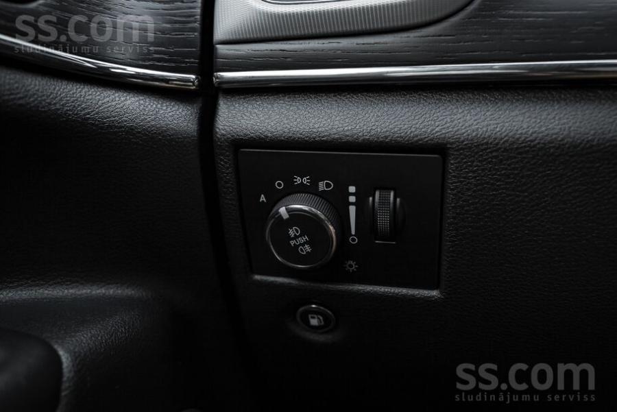 Balts Jeep Grand Cherokee 2020 Rīga, ar dzinēja tilpumu 3.00 L un nobraukumu 147 tūkst. km par 22500 €, foto 30 vietnē AUTOMOTO.COM.LV